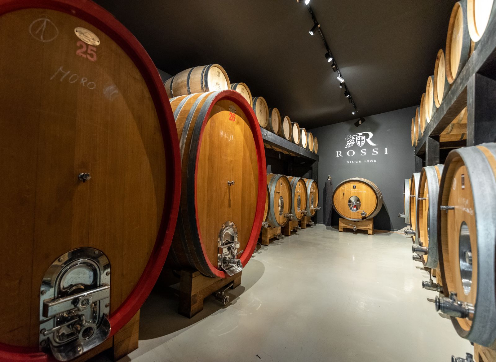 Taste the best wines of red soil - Croatian Attractions