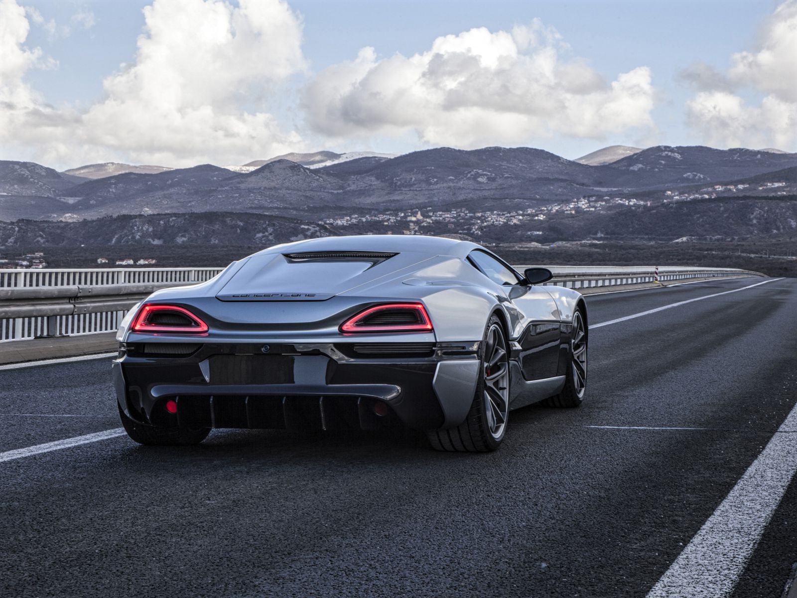 RIMAC ELECTRIC SUPERCARS AND SAMOBOR TOUR - Croatian Attractions
